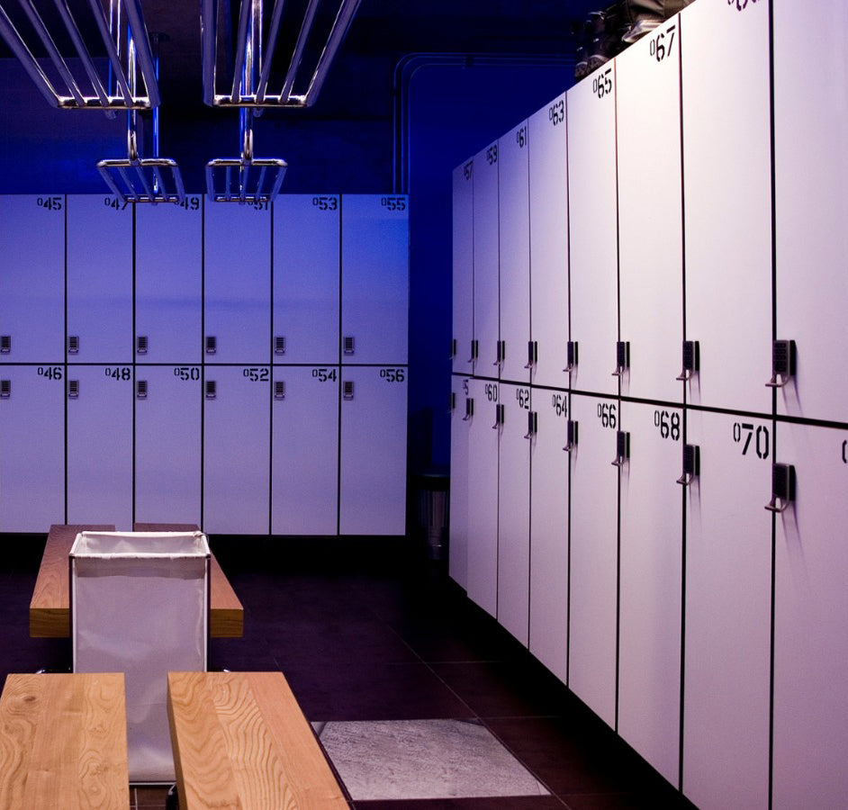 Changing room wardrobe made of 18mm melamine measures 75x40x2.10 4 ...